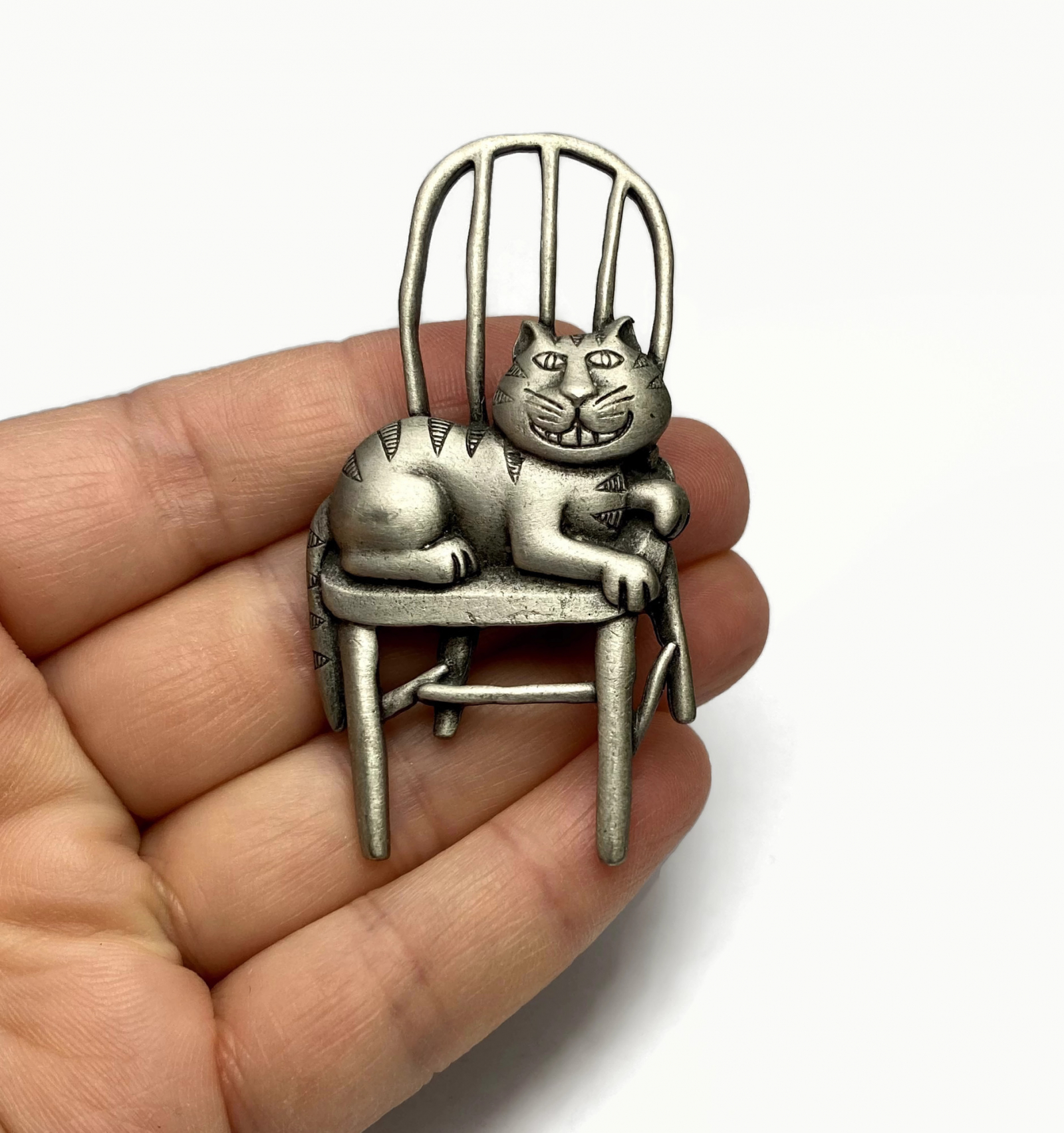 Vintage JJ Jonette Pewter Cat Brooch Cheshire Smiling Tiger Cat Sitting ...