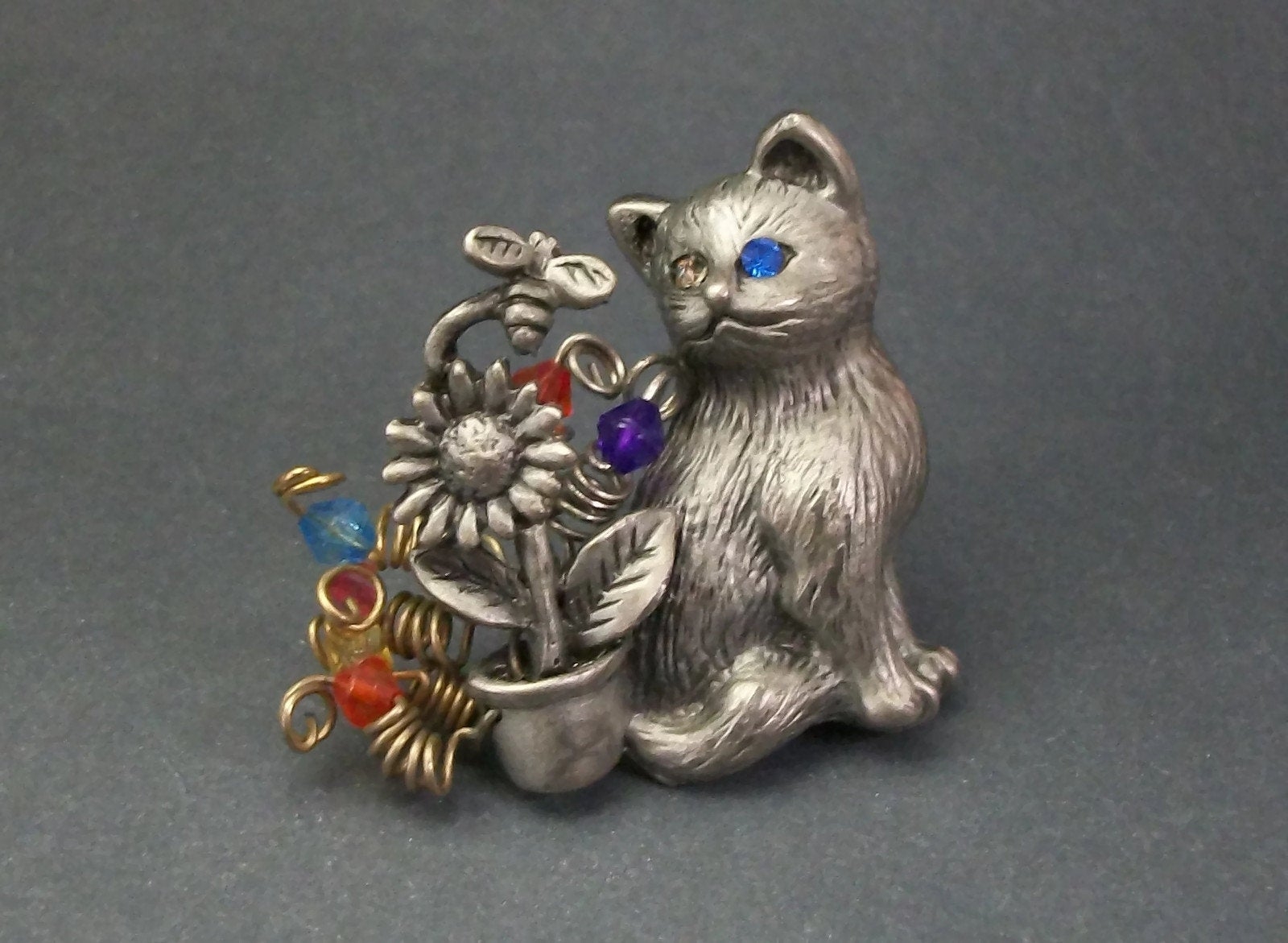 Vintage Pewter Cat Brooch Cat with Different Color Eyes in Flower ...