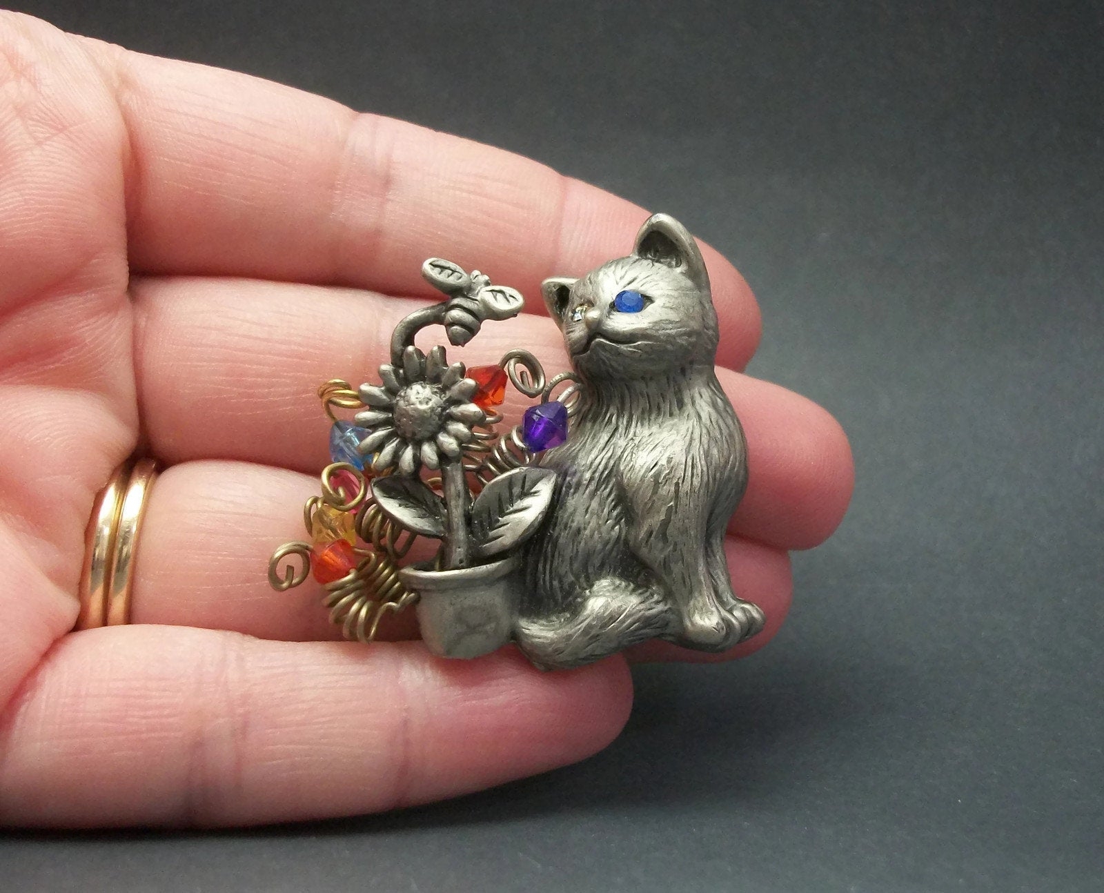 Vintage Pewter Cat Brooch Cat with Different Color Eyes in Flower ...