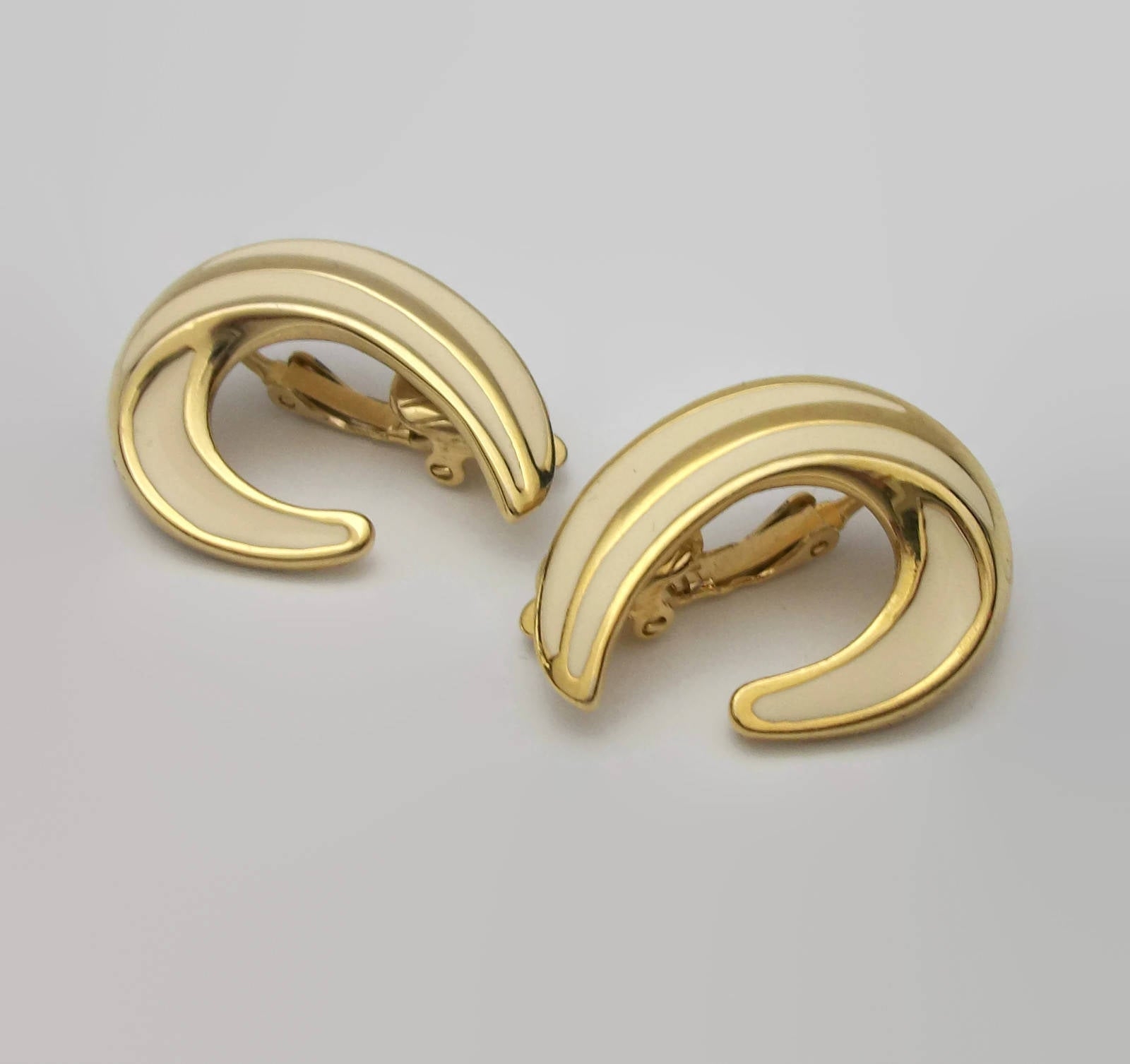 Vintage Trifari Cream White Enamel and Gold Clip on Earrings Signed ...